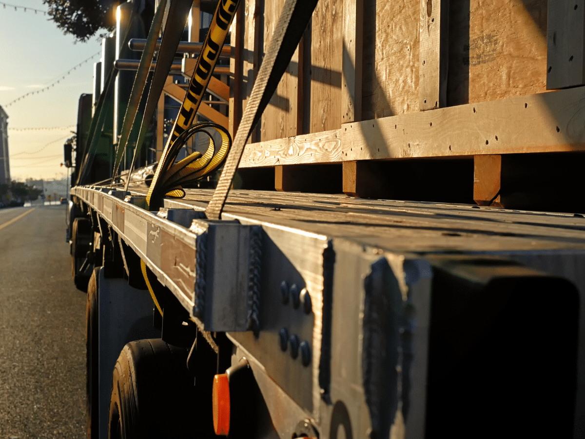 Choosing the Right Flatbed Provider for Your Shipping Needs